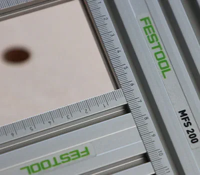 Recessing hinges » Precision routing in edge areas