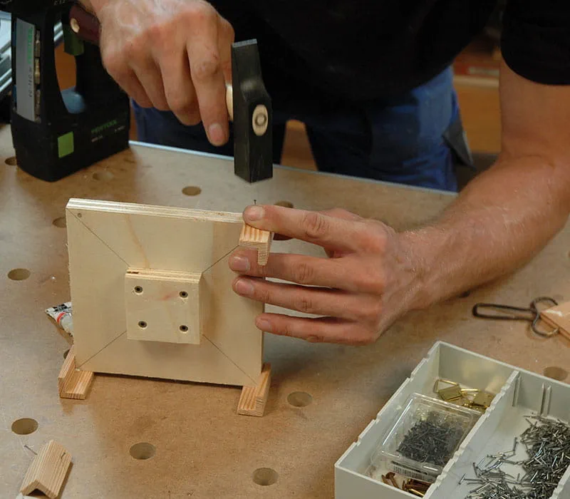 Build your own bird house | Assembly instructions for a bird house with ...